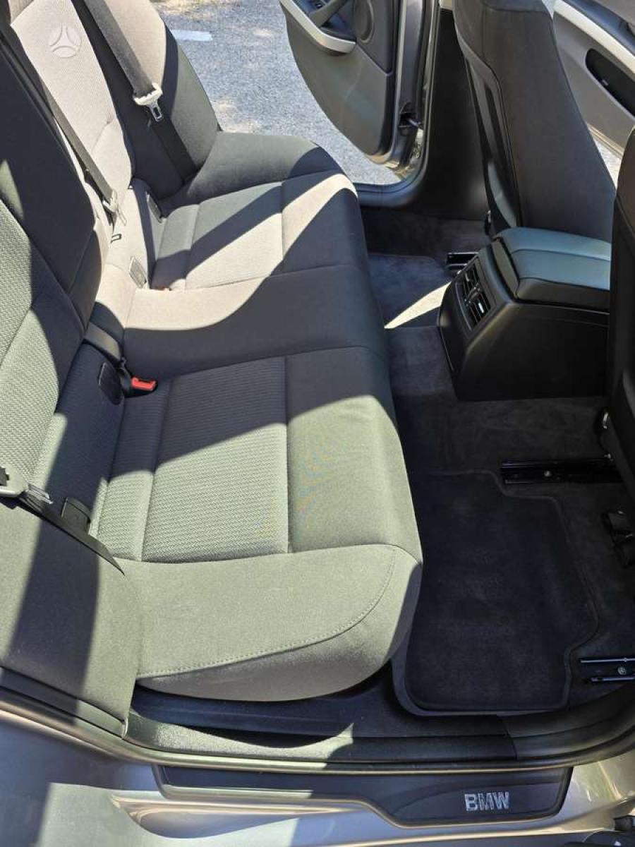 Pelēks BMW 320 2010 Kauņa, ar dzinēja tilpumu 2.00 L un nobraukumu 368 tūkst. km par 3300 €, foto 15 vietnē AUTOMOTO.COM.LV