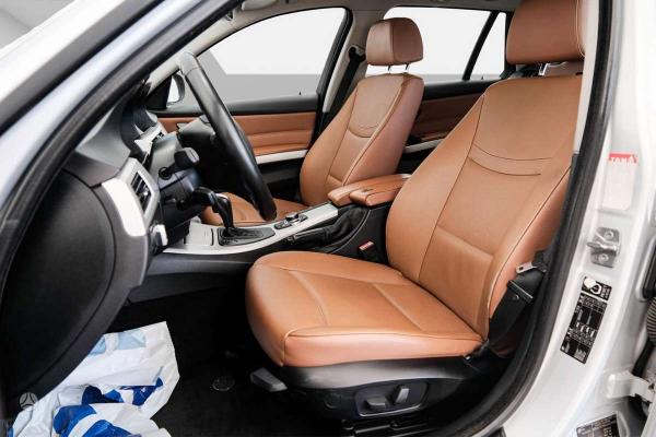 Grey BMW 320 2010 in Kaunas, with an engine capacity of 2.00 L and mileage of 299 thousand km for 5990 €, photo 6 on AUTOMOTO.COM.LV