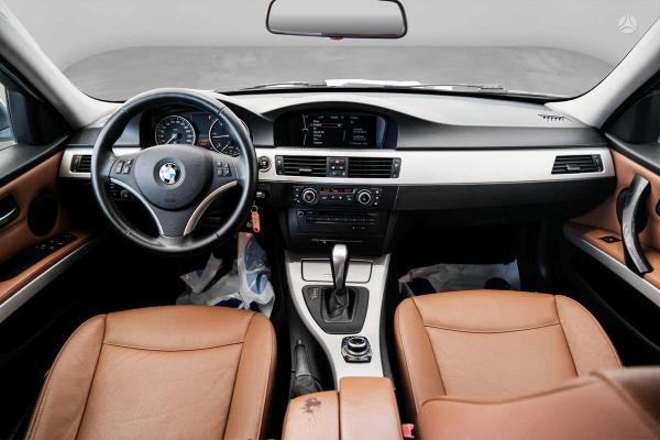 Grey BMW 320 2010 in Kaunas, with an engine capacity of 2.00 L and mileage of 299 thousand km for 5990 €, photo 10 on AUTOMOTO.COM.LV