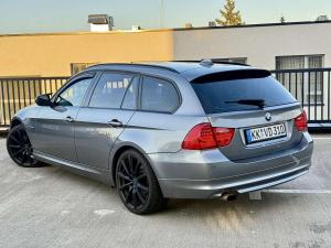 Pelēks BMW 320 2010 Viļņa, ar dzinēja tilpumu 2.00 L un nobraukumu 307 tūkst. km par 4444 €, foto 6 vietnē AUTOMOTO.COM.LV
