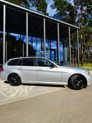 Grey BMW 320 2010 in Kaisiadorys, with an engine capacity of 2.00 L and mileage of 328 thousand km for 4150 €, photo 16 on AUTOMOTO.COM.LV