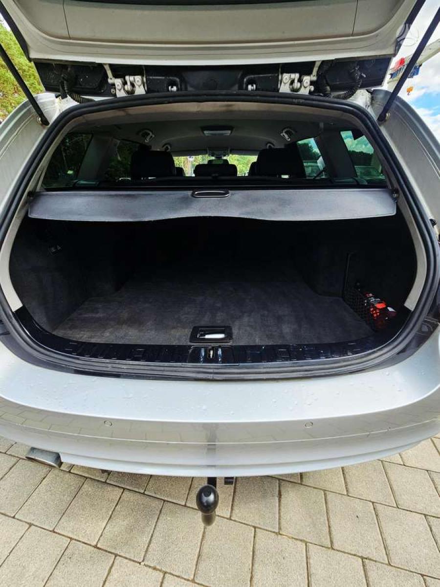 Grey BMW 320 2010 in Kaisiadorys, with an engine capacity of 2.00 L and mileage of 328 thousand km for 4150 €, photo 27 on AUTOMOTO.COM.LV