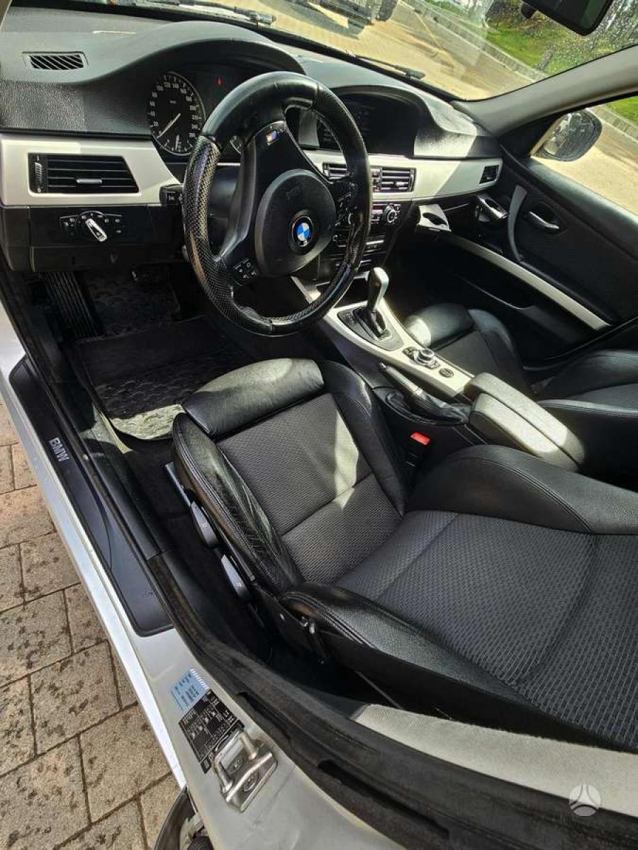 Grey BMW 320 2010 in Kaisiadorys, with an engine capacity of 2.00 L and mileage of 328 thousand km for 4150 €, photo 33 on AUTOMOTO.COM.LV