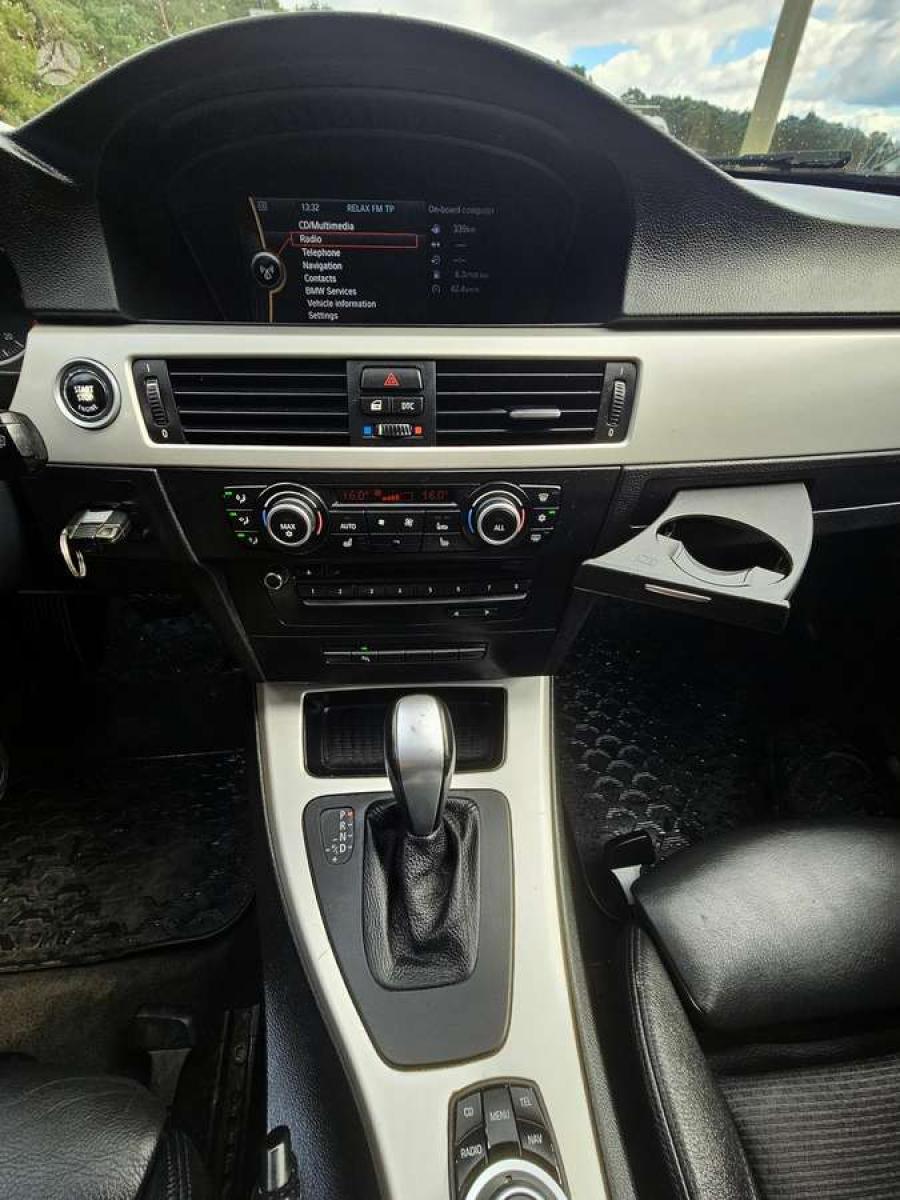 Grey BMW 320 2010 in Kaisiadorys, with an engine capacity of 2.00 L and mileage of 328 thousand km for 4150 €, photo 34 on AUTOMOTO.COM.LV