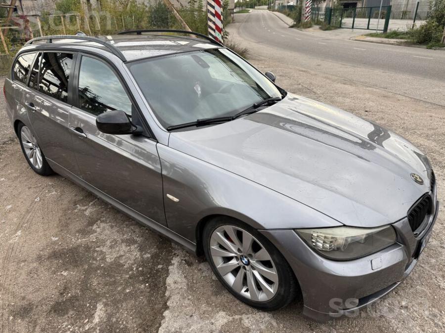 Pelēks BMW 320 2010 Daugavpils, ar dzinēja tilpumu 2.00 L un nobraukumu 365 tūkst. km par 3450 €, foto 1 vietnē AUTOMOTO.COM.LV