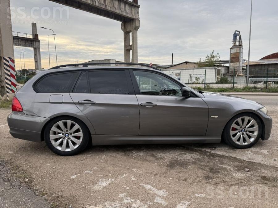 Pelēks BMW 320 2010 Daugavpils, ar dzinēja tilpumu 2.00 L un nobraukumu 365 tūkst. km par 3450 €, foto 3 vietnē AUTOMOTO.COM.LV