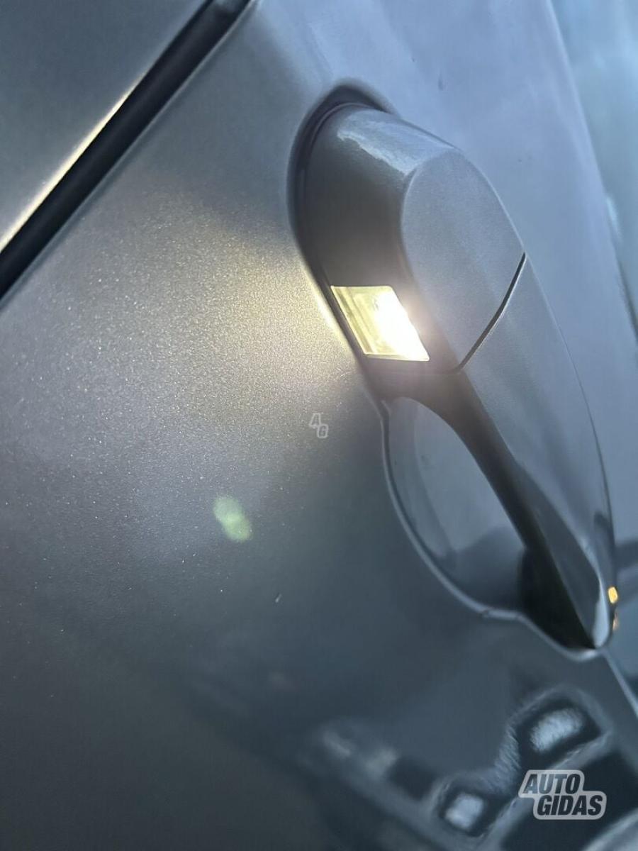Pelēks BMW 320 2010 Marijampole, ar dzinēja tilpumu 2.00 L un nobraukumu 318 tūkst. km par 4500 €, foto 11 vietnē AUTOMOTO.COM.LV