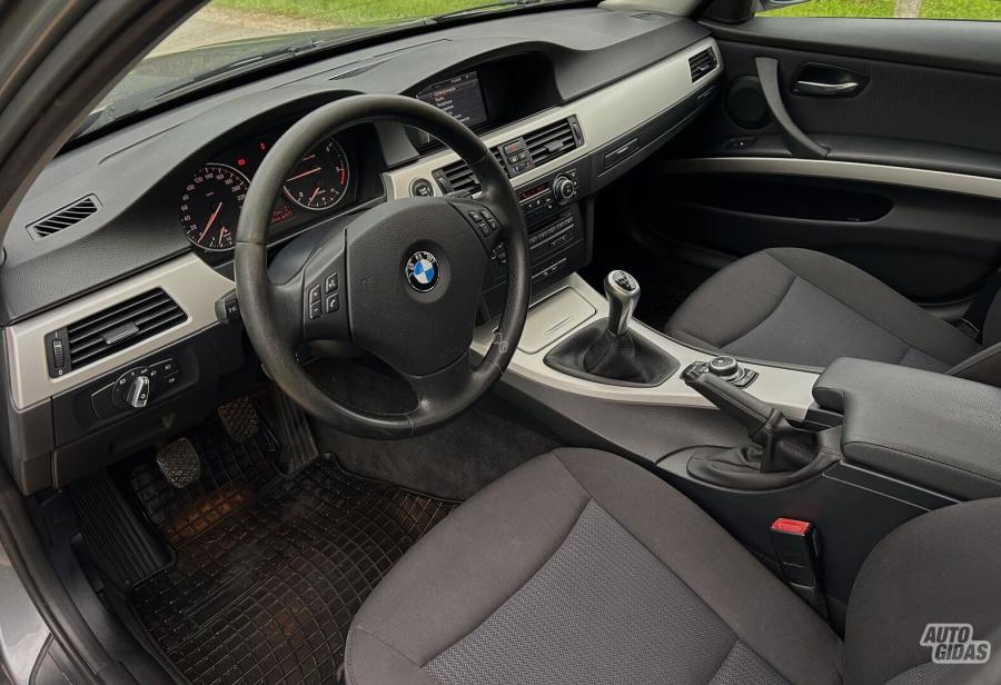 Pelēks BMW 320 2010 Marijampole, ar dzinēja tilpumu 2.00 L un nobraukumu 318 tūkst. km par 4500 €, foto 12 vietnē AUTOMOTO.COM.LV