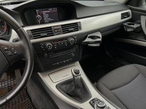Pelēks BMW 320 2010 Marijampole, ar dzinēja tilpumu 2.00 L un nobraukumu 318 tūkst. km par 4500 €, foto 14 vietnē AUTOMOTO.COM.LV