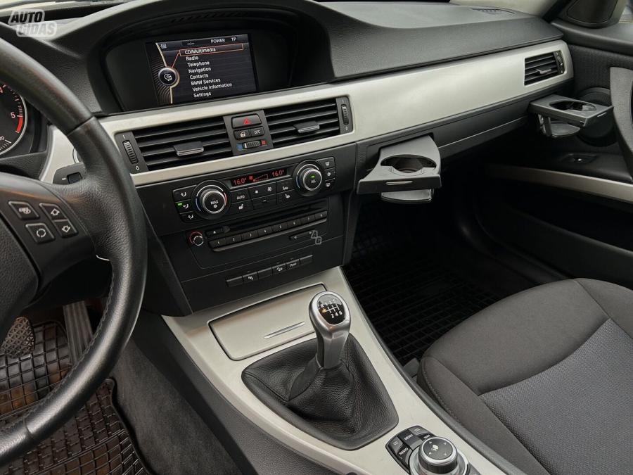 Pelēks BMW 320 2010 Marijampole, ar dzinēja tilpumu 2.00 L un nobraukumu 318 tūkst. km par 4500 €, foto 14 vietnē AUTOMOTO.COM.LV
