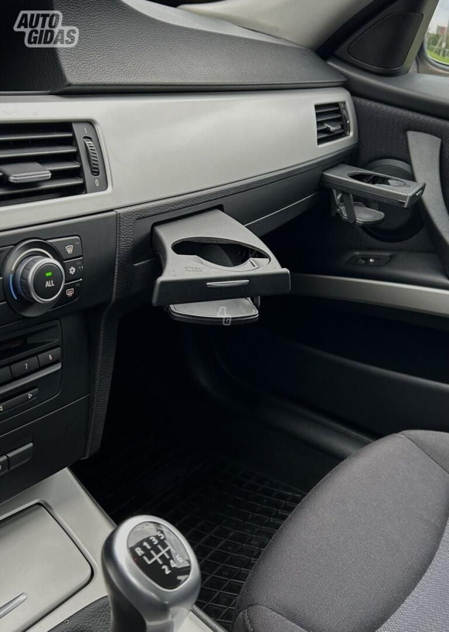 Pelēks BMW 320 2010 Marijampole, ar dzinēja tilpumu 2.00 L un nobraukumu 318 tūkst. km par 4500 €, foto 15 vietnē AUTOMOTO.COM.LV
