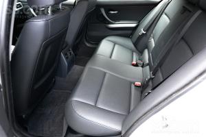 Grey BMW 320 2010 in Riga, with an engine capacity of 2.00 L and mileage of 276 thousand km for 5790 €, photo 10 on AUTOMOTO.COM.LV