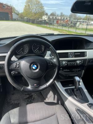 Grey BMW 320 2011 in Valmiera, with an engine capacity of 2.00 L and mileage of 280 thousand km for 4000 €, photo 9 on AUTOMOTO.COM.LV