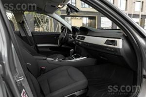 Grey BMW 320 2011 in Riga, with an engine capacity of 2.00 L and mileage of 276 thousand km for 1800 €, photo 6 on AUTOMOTO.COM.LV