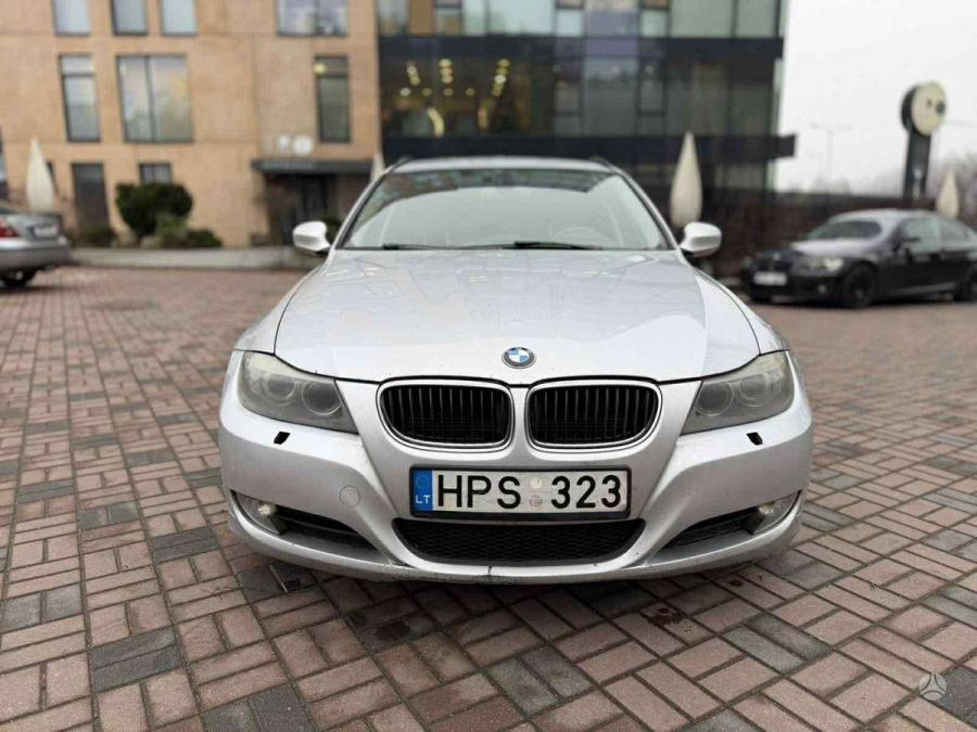 Pelēks BMW 320 2011 Viļņa, ar dzinēja tilpumu 0.00 L un nobraukumu 362 tūkst. km par 3900 €, foto 2 vietnē AUTOMOTO.COM.LV