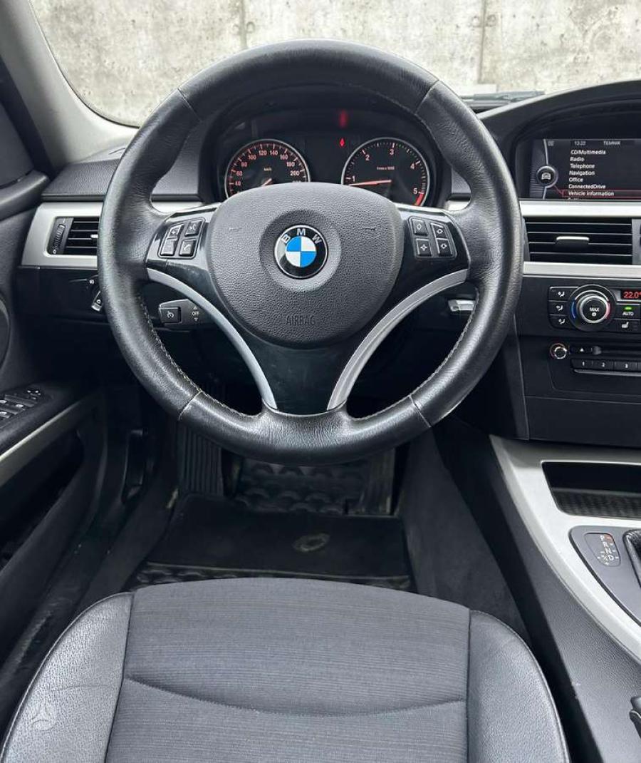 Pelēks BMW 320 2011 Viļņa, ar dzinēja tilpumu 0.00 L un nobraukumu 362 tūkst. km par 3900 €, foto 13 vietnē AUTOMOTO.COM.LV