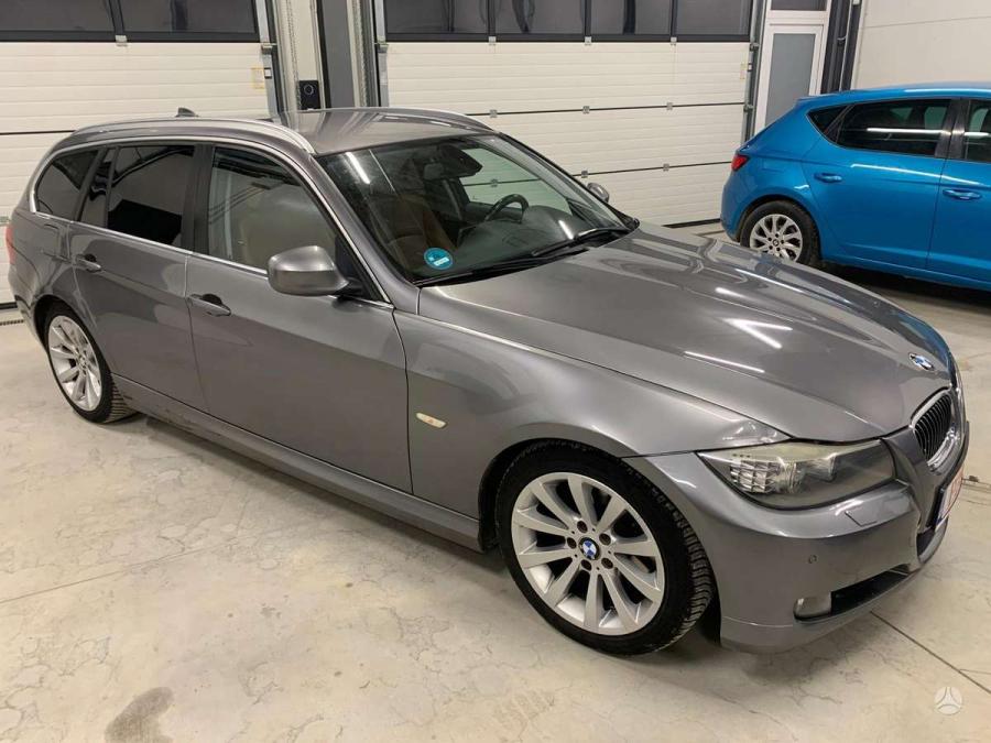 Pelēks BMW 320 2011 Kauņa, ar dzinēja tilpumu 2.00 L un nobraukumu 326 tūkst. km par 3950 €, foto 2 vietnē AUTOMOTO.COM.LV