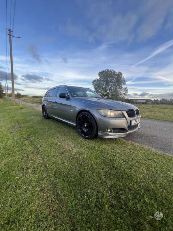 Grey BMW 320 2011 in Panevezys, with an engine capacity of 2.00 L and mileage of 374 thousand km for 3999 €, photo 1 on AUTOMOTO.COM.LV