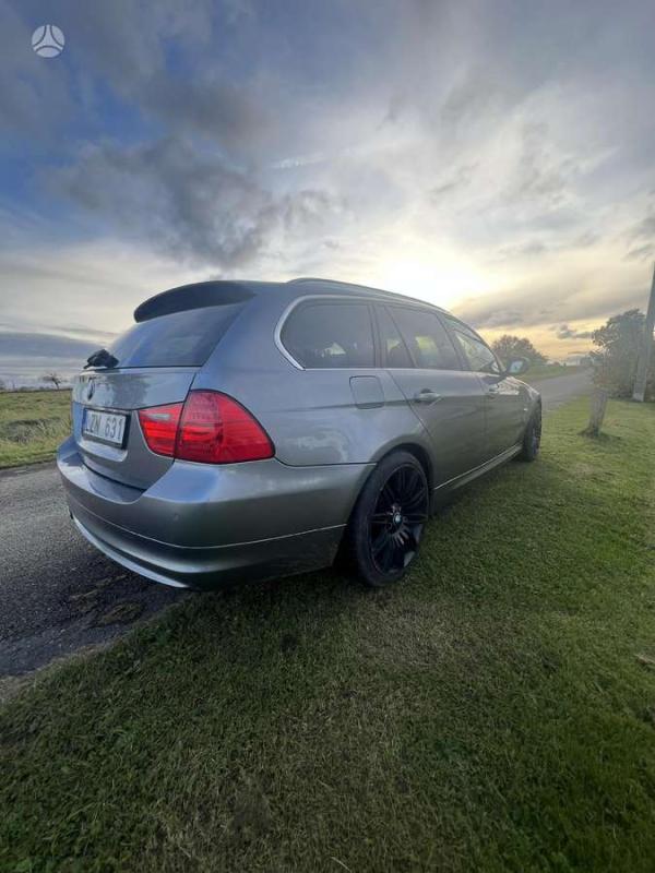 Grey BMW 320 2011 in Panevezys, with an engine capacity of 2.00 L and mileage of 374 thousand km for 3999 €, photo 4 on AUTOMOTO.COM.LV