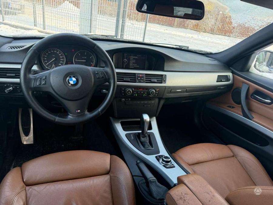 Pelēks BMW 320 2011 Rīga, ar dzinēja tilpumu 0.00 L un nobraukumu 314 tūkst. km par 5350 €, foto 16 vietnē AUTOMOTO.COM.LV