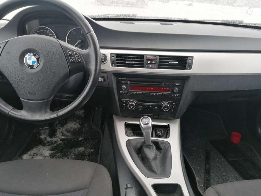 Pelēks BMW 320 2011 Marijampole, ar dzinēja tilpumu 2.00 L un nobraukumu 292 tūkst. km par 1990 €, foto 11 vietnē AUTOMOTO.COM.LV