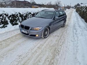 Pelēks BMW 320 2011 Panevēža, ar dzinēja tilpumu 2.00 L un nobraukumu 250 tūkst. km par 3450 €, foto  vietnē AUTOMOTO.COM.LV