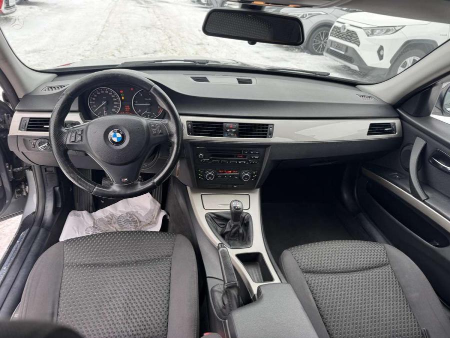 Grey BMW 320 2011 in Panevezys, with an engine capacity of 2.00 L and mileage of 290 thousand km for 4750 €, photo 11 on AUTOMOTO.COM.LV
