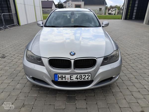 Grey BMW 320 2011 in Raseiniai, with an engine capacity of 2.00 L and mileage of 301 thousand km for 4380 €, photo 1 on AUTOMOTO.COM.LV