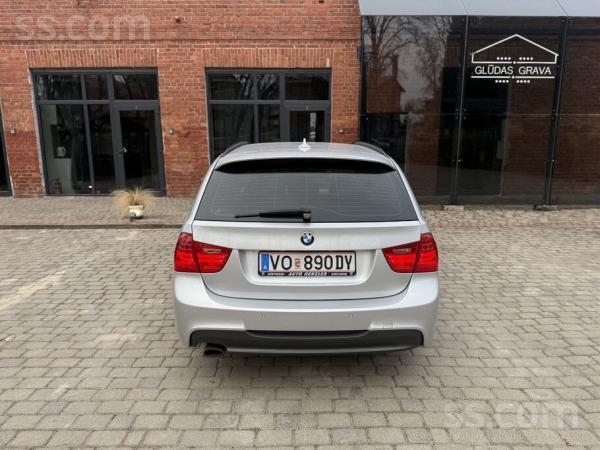 Grey BMW 320 2011 in Cesis, with an engine capacity of 2.00 L and mileage of 243 thousand km for 6650 €, photo 5 on AUTOMOTO.COM.LV