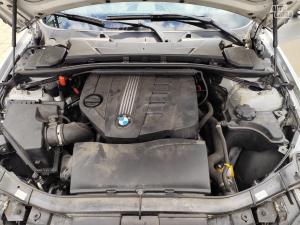 Grey BMW 320 2011 in Raseiniai, with an engine capacity of 2.00 L and mileage of 301 thousand km for 4290 €, photo 19 on AUTOMOTO.COM.LV