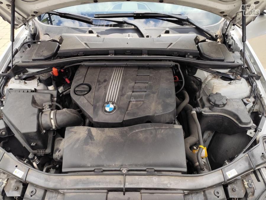 Grey BMW 320 2011 in Raseiniai, with an engine capacity of 2.00 L and mileage of 301 thousand km for 4290 €, photo 19 on AUTOMOTO.COM.LV