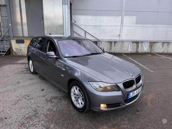 Pelēks BMW 320 2011 Viļņa, ar dzinēja tilpumu 2.00 L un nobraukumu 273 tūkst. km par 4490 €, foto 2 vietnē AUTOMOTO.COM.LV