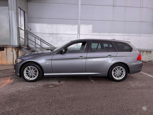 Pelēks BMW 320 2011 Viļņa, ar dzinēja tilpumu 2.00 L un nobraukumu 273 tūkst. km par 4490 €, foto 5 vietnē AUTOMOTO.COM.LV