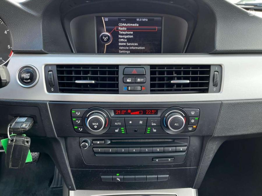 Pelēks BMW 320 2011 Raseiniai, ar dzinēja tilpumu 2.00 L un nobraukumu 250 tūkst. km par 4150 €, foto 11 vietnē AUTOMOTO.COM.LV