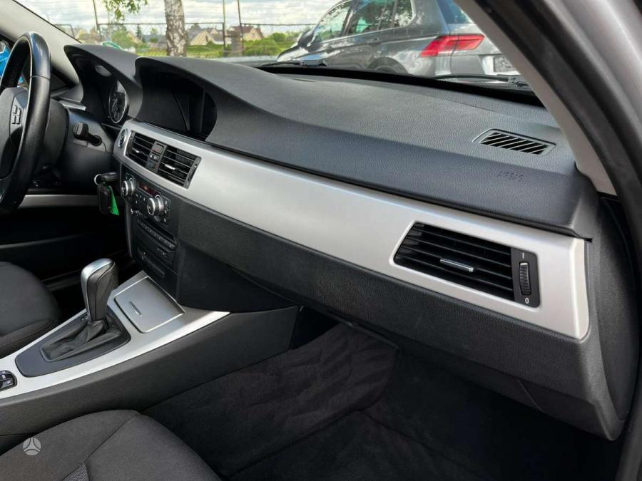 Pelēks BMW 320 2011 Raseiniai, ar dzinēja tilpumu 2.00 L un nobraukumu 250 tūkst. km par 4150 €, foto 12 vietnē AUTOMOTO.COM.LV