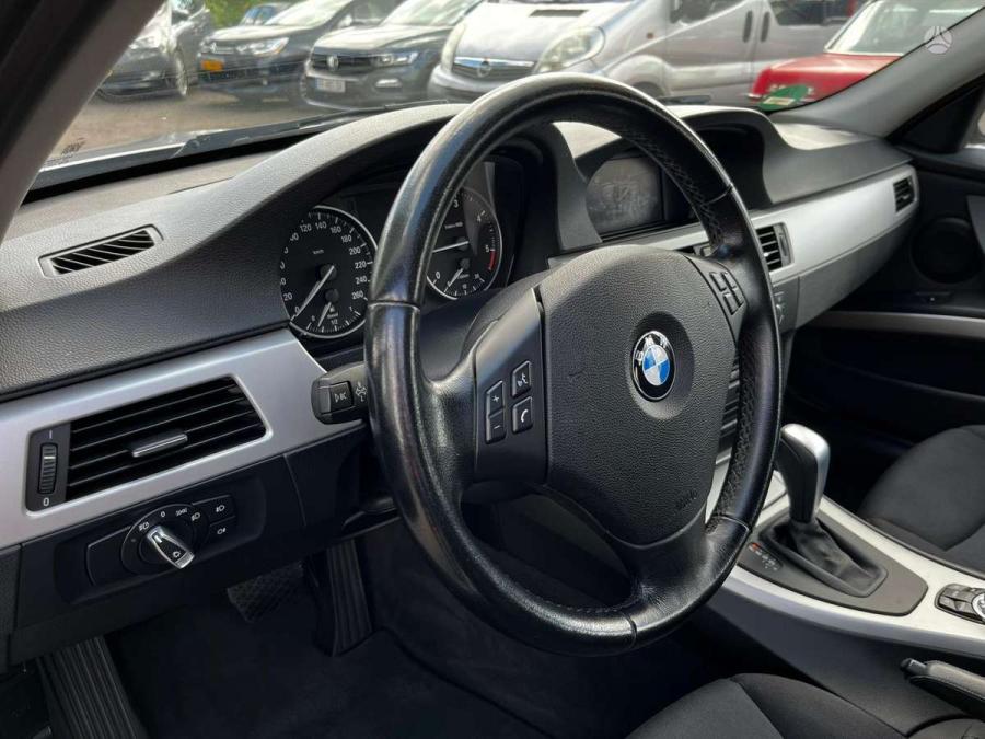 Pelēks BMW 320 2011 Raseiniai, ar dzinēja tilpumu 2.00 L un nobraukumu 250 tūkst. km par 4150 €, foto 15 vietnē AUTOMOTO.COM.LV