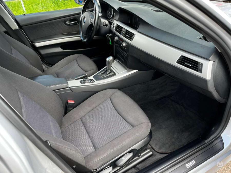 Pelēks BMW 320 2011 Raseiniai, ar dzinēja tilpumu 2.00 L un nobraukumu 250 tūkst. km par 4150 €, foto 22 vietnē AUTOMOTO.COM.LV
