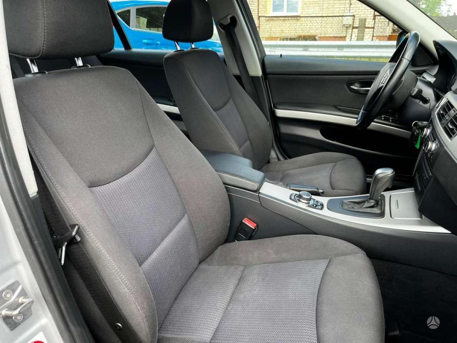 Pelēks BMW 320 2011 Raseiniai, ar dzinēja tilpumu 2.00 L un nobraukumu 250 tūkst. km par 4150 €, foto 23 vietnē AUTOMOTO.COM.LV
