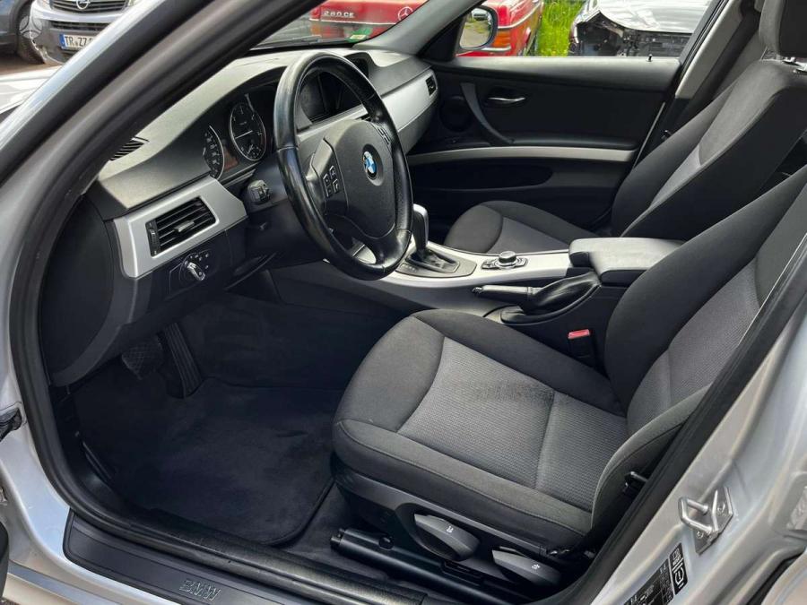 Pelēks BMW 320 2011 Raseiniai, ar dzinēja tilpumu 2.00 L un nobraukumu 250 tūkst. km par 4150 €, foto 24 vietnē AUTOMOTO.COM.LV