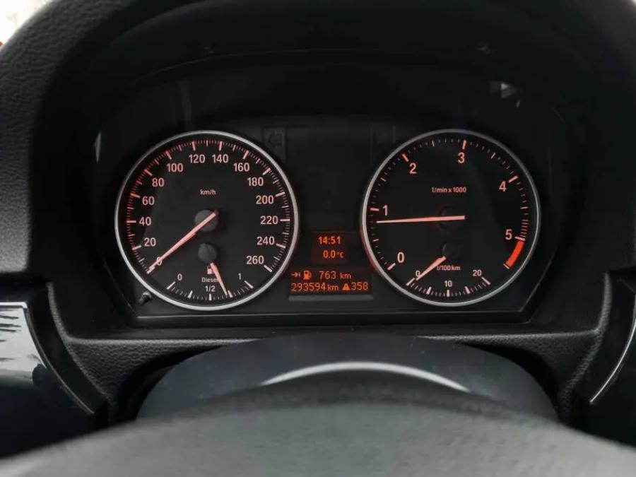 Pelēks BMW 320 2011 Jēkabpils, ar dzinēja tilpumu 2.00 L un nobraukumu 292 tūkst. km par 5390 €, foto 28 vietnē AUTOMOTO.COM.LV