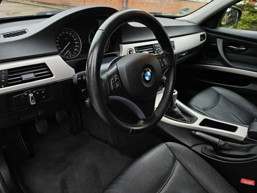 Grey BMW 320 2011 in Jekabpils, with an engine capacity of 2.00 L and mileage of 270 thousand km for 4890 €, photo 23 on AUTOMOTO.COM.LV