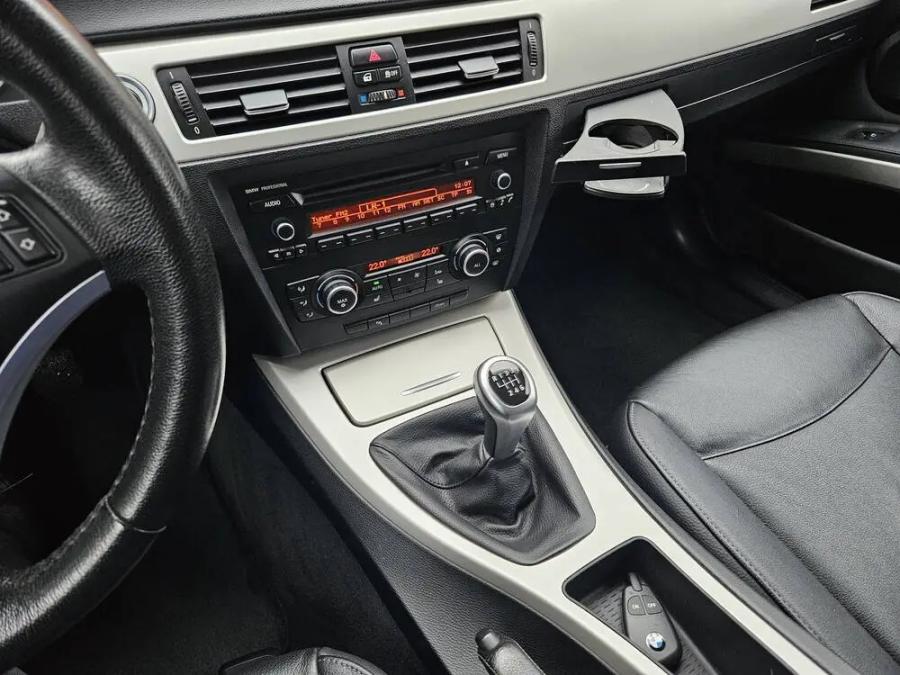 Grey BMW 320 2011 in Jekabpils, with an engine capacity of 2.00 L and mileage of 270 thousand km for 4890 €, photo 25 on AUTOMOTO.COM.LV