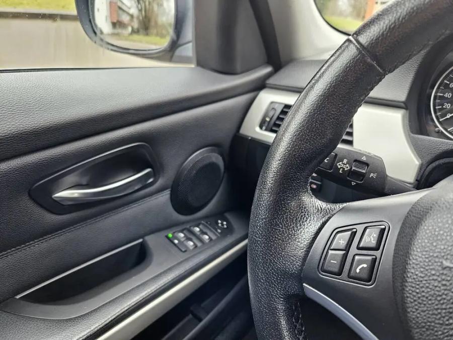 Grey BMW 320 2011 in Jekabpils, with an engine capacity of 2.00 L and mileage of 270 thousand km for 4890 €, photo 28 on AUTOMOTO.COM.LV