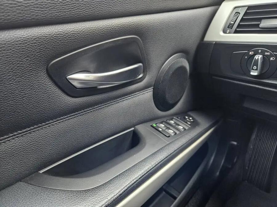 Grey BMW 320 2011 in Jekabpils, with an engine capacity of 2.00 L and mileage of 270 thousand km for 4890 €, photo 29 on AUTOMOTO.COM.LV