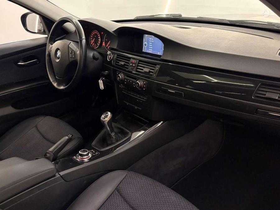 Grey BMW 320 2011 in Marijampole, with an engine capacity of 2.00 L and mileage of 253 thousand km for 4999 €, photo 12 on AUTOMOTO.COM.LV