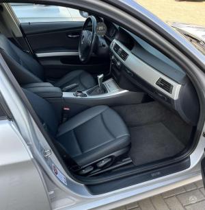 Pelēks BMW 320 2011 Kauņa, ar dzinēja tilpumu 2.00 L un nobraukumu 292 tūkst. km par 4000 €, foto 15 vietnē AUTOMOTO.COM.LV