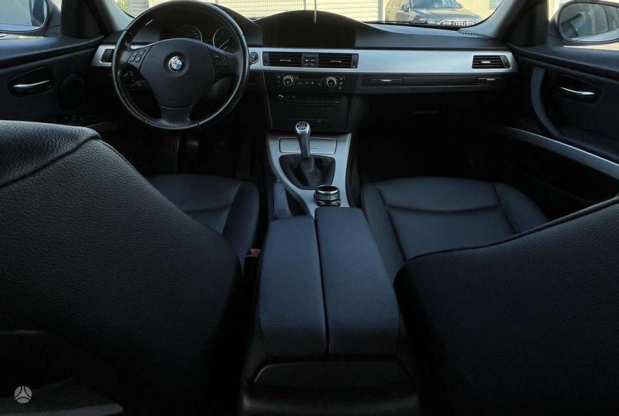 Pelēks BMW 320 2011 Kauņa, ar dzinēja tilpumu 2.00 L un nobraukumu 292 tūkst. km par 4000 €, foto 18 vietnē AUTOMOTO.COM.LV