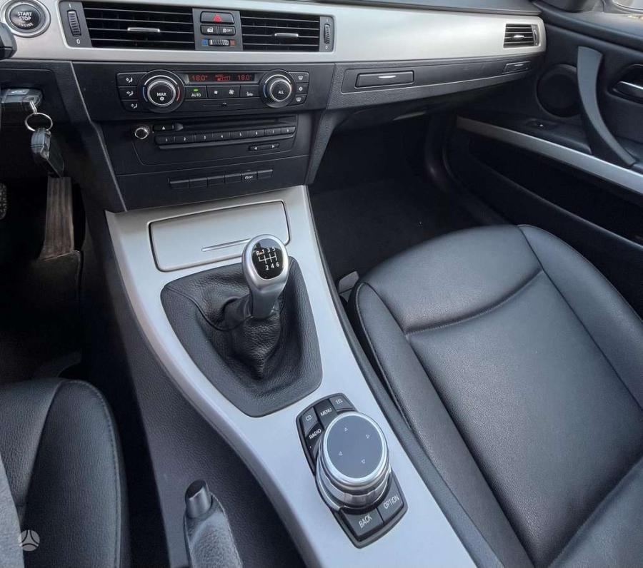 Pelēks BMW 320 2011 Kauņa, ar dzinēja tilpumu 2.00 L un nobraukumu 292 tūkst. km par 4000 €, foto 21 vietnē AUTOMOTO.COM.LV