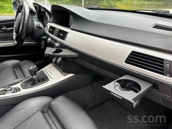 Pelēks BMW 320 2011 Rīga, ar dzinēja tilpumu 2.00 L un nobraukumu 327 tūkst. km par 4999 €, foto 10 vietnē AUTOMOTO.COM.LV