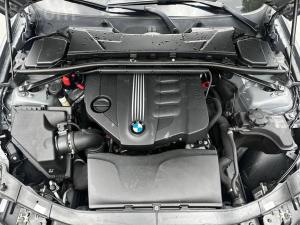 Grey BMW 320 2011 in Riga, with an engine capacity of 2.00 L and mileage of 327 thousand km for 4999 €, photo 18 on AUTOMOTO.COM.LV